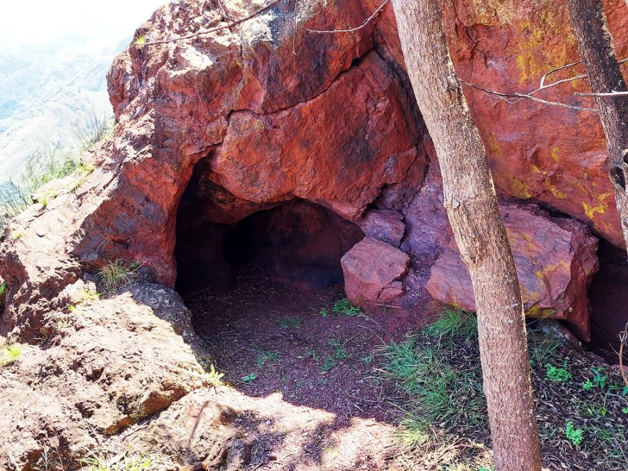 Discovering the Ngwenya Mine: Africa’s Ancient Mining Site – Frog on ...