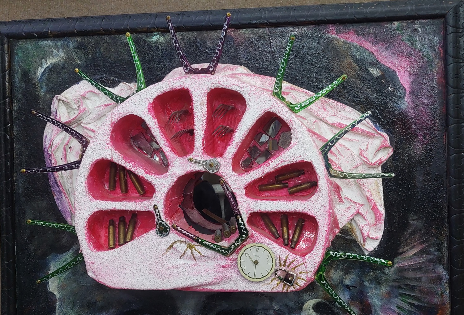 The House of Mirrors, Kuwait – Frog on the border